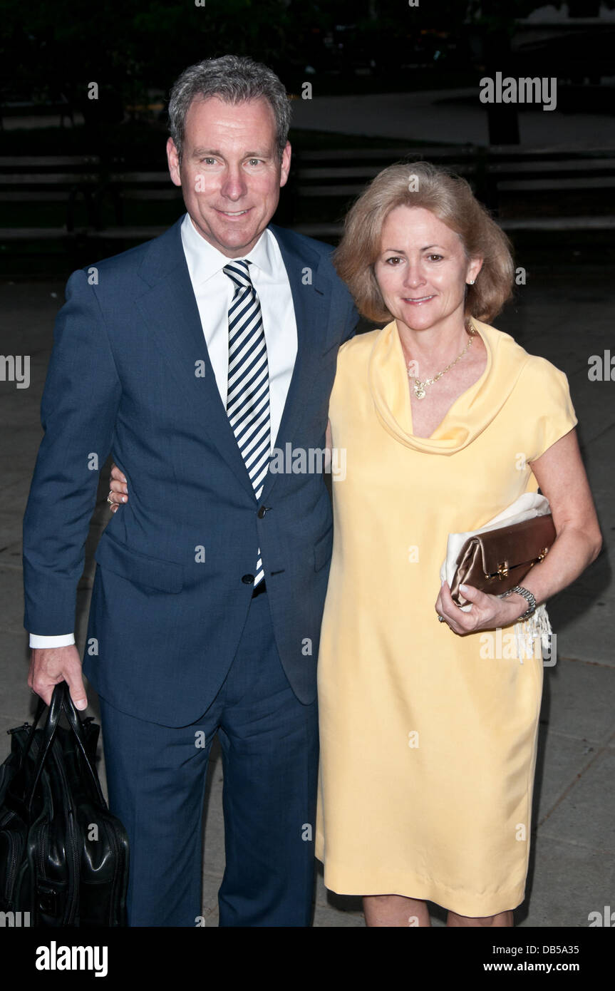 John Hayes, Kathy Hayes 2011 Tribeca Film Festival - Vanity Fair party ...
