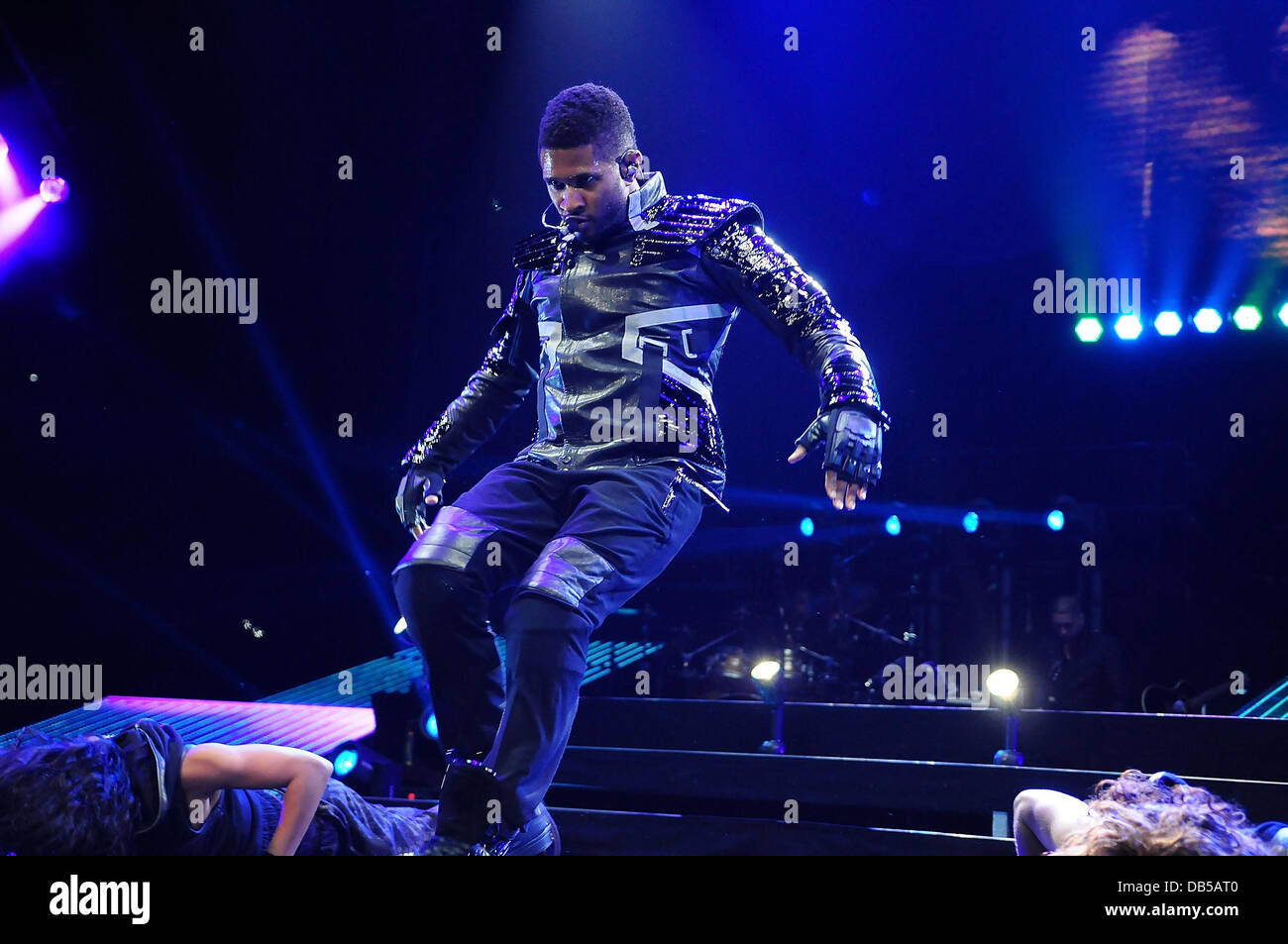R&B artist Usher, performing on his 'OMG Tour' at BankAtlantic Center ...
