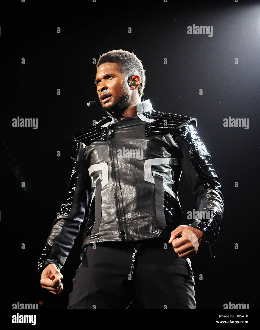 R&B artist Usher, performing on his 'OMG Tour' at BankAtlantic Center ...