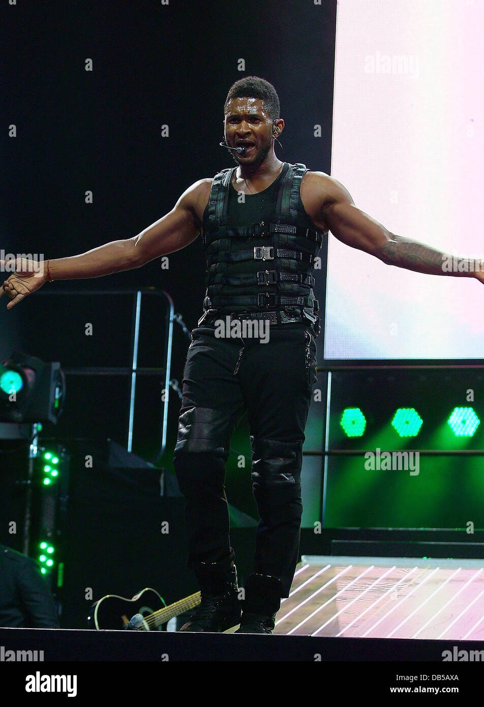 R&B artist Usher, performing on his 'OMG Tour' at BankAtlantic Center ...