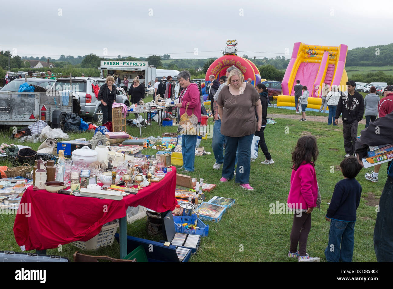 Car boot sale hi-res stock photography and images - Alamy