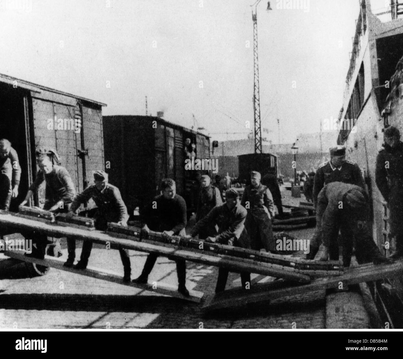 Wwii deployment Black and White Stock Photos & Images - Alamy