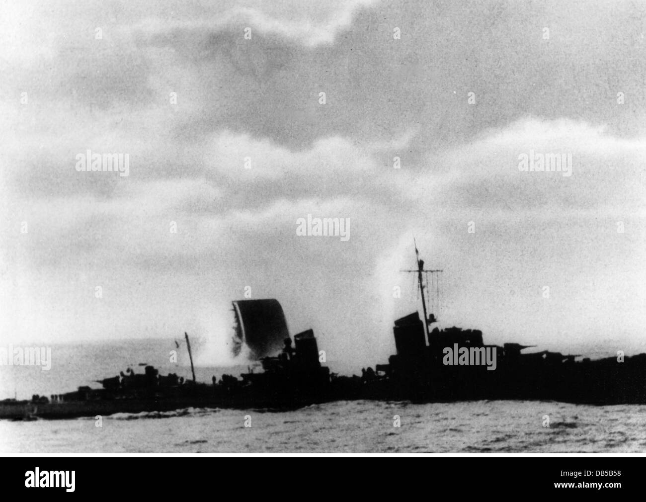 events, Second World War / WWII, Norway, sinking of the British troop ...