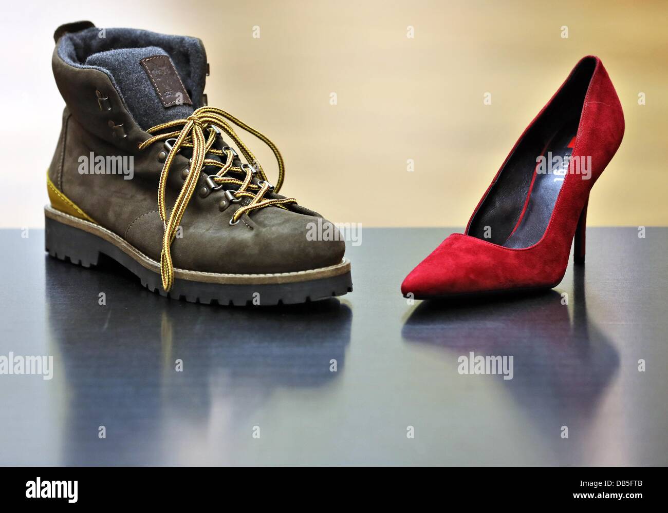 Leipzig, Germany. 24th July, 2013. A clunky male show is positioned ...