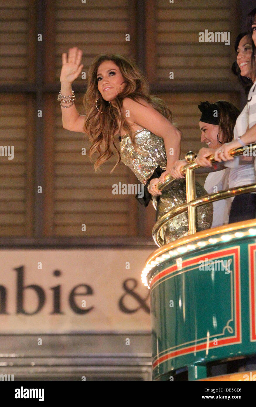 Jennifer Lopez rides into The Grove on a bus with her dancers ahead of ...