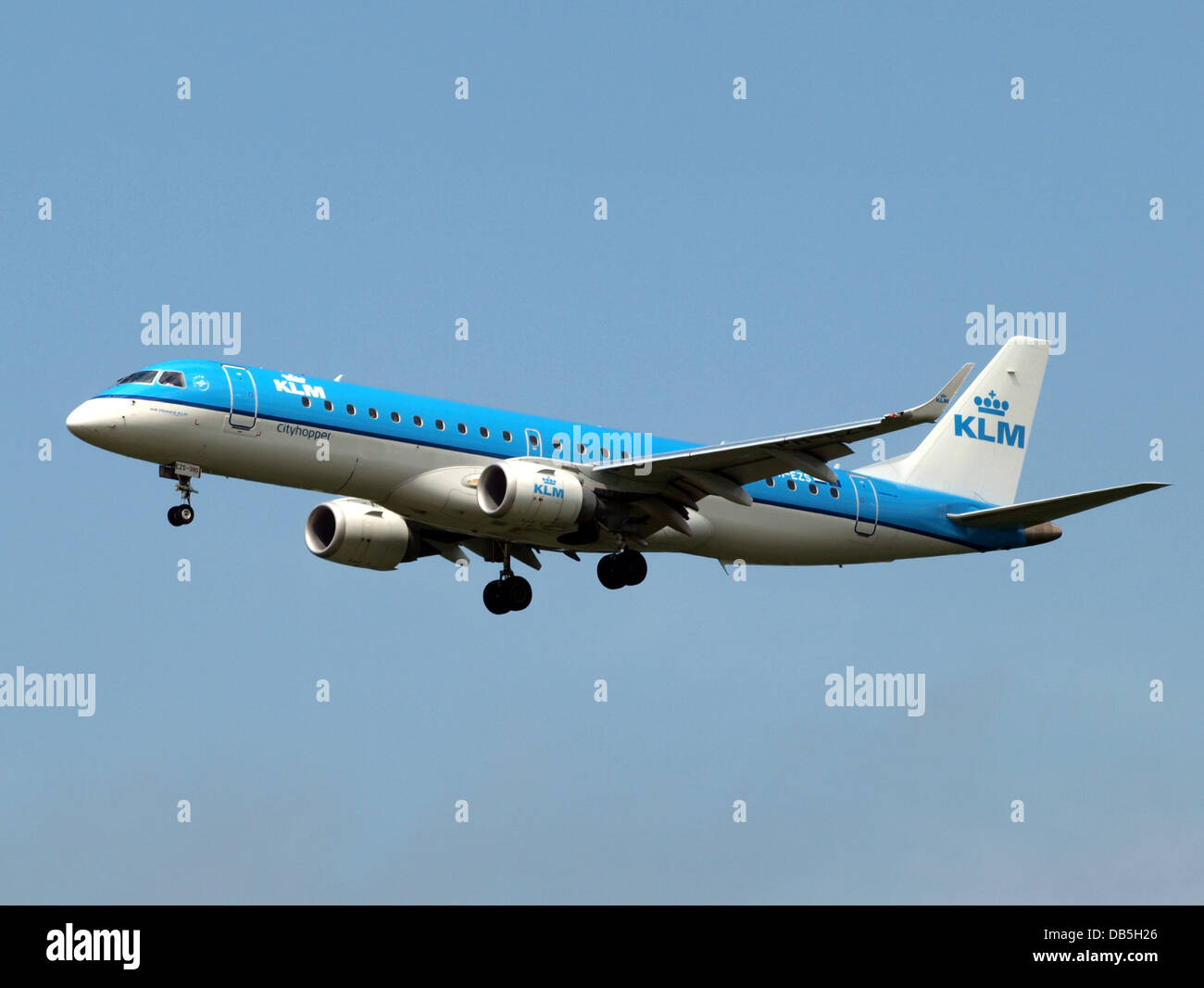 PH-EZS is an Embraer ERJ-190STD operated by KLM Cityhopper. This ...