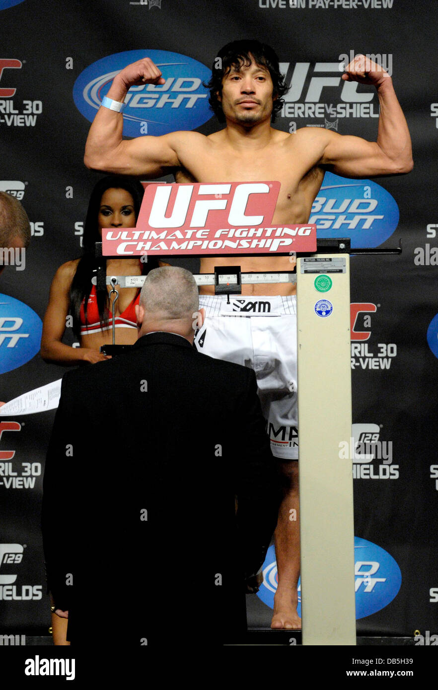 Charlie Valencia Official weigh-ins for UFC 129: St-Pierre vs. Shields ...