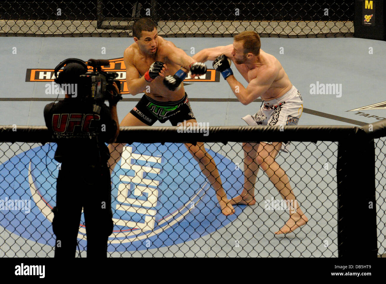 Ufc 129 hi-res stock photography and images - Alamy