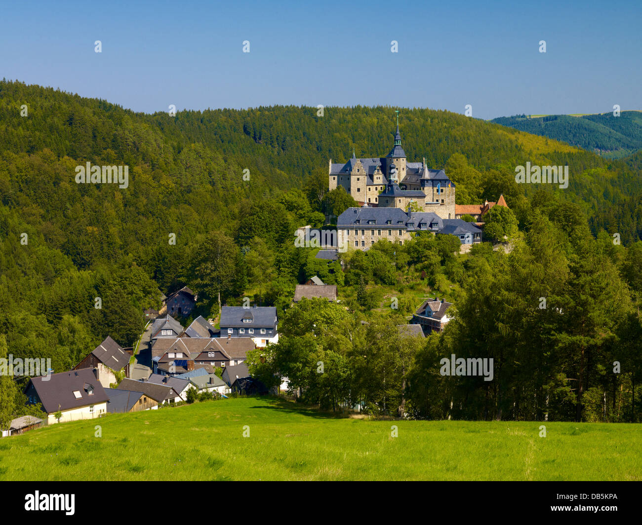 Lauenstein Castle and neighborhood near Ludwigsstadt, Upper Franconia ...