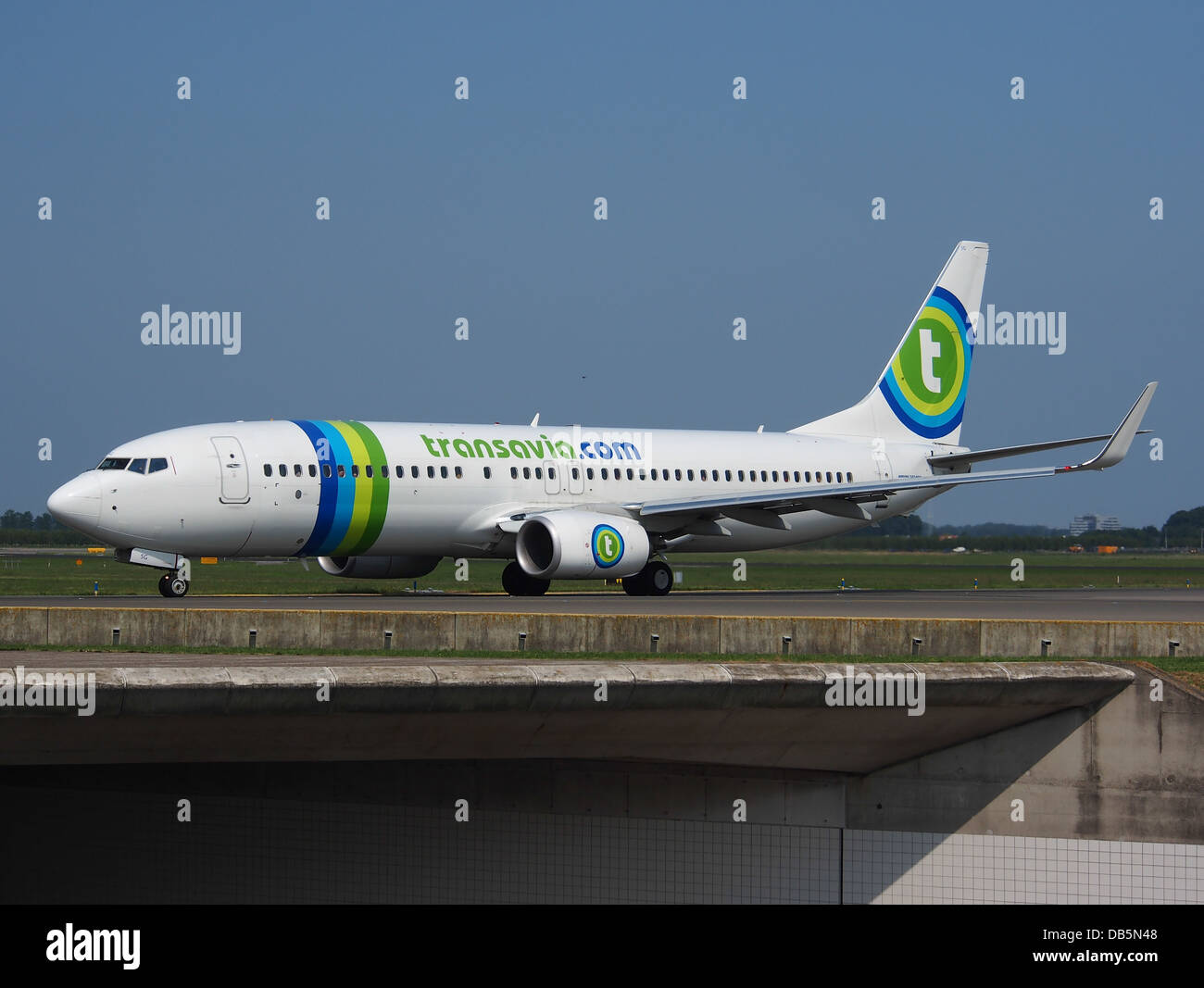 Boeing 737 cockpit transavia hi-res stock photography and images - Alamy