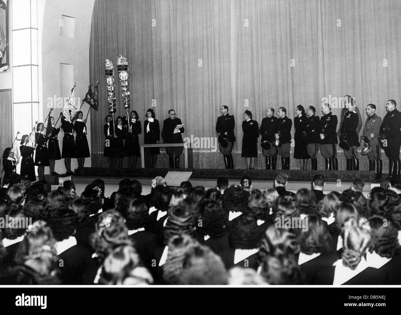 Fascist youth italy hi-res stock photography and images - Alamy