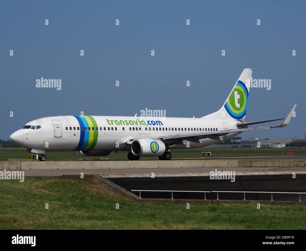 The PH-HZI Boeing 737-8K2, part of the Transavia fleet, is a medium ...