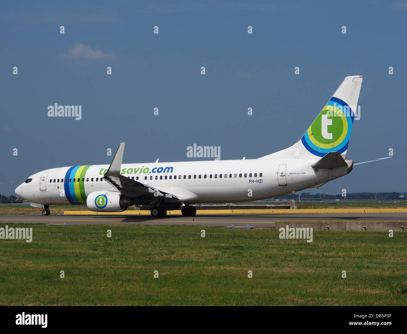 The Transavia Boeing 737-8K2(WL), registration PH-HZI, landing at ...