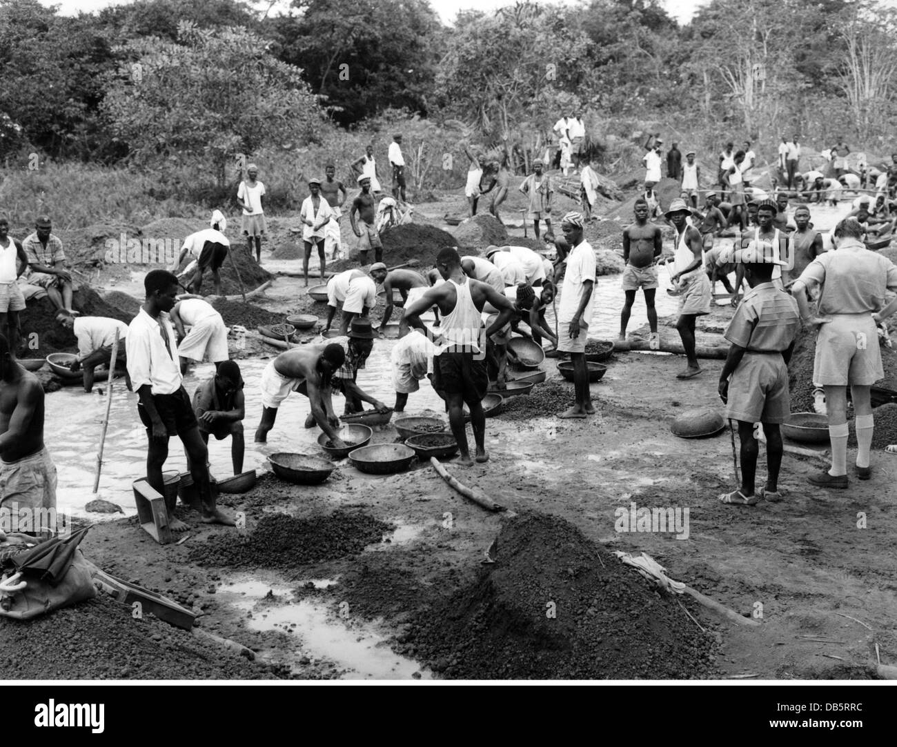 Sierra leone west africa people Black and White Stock Photos & Images ...