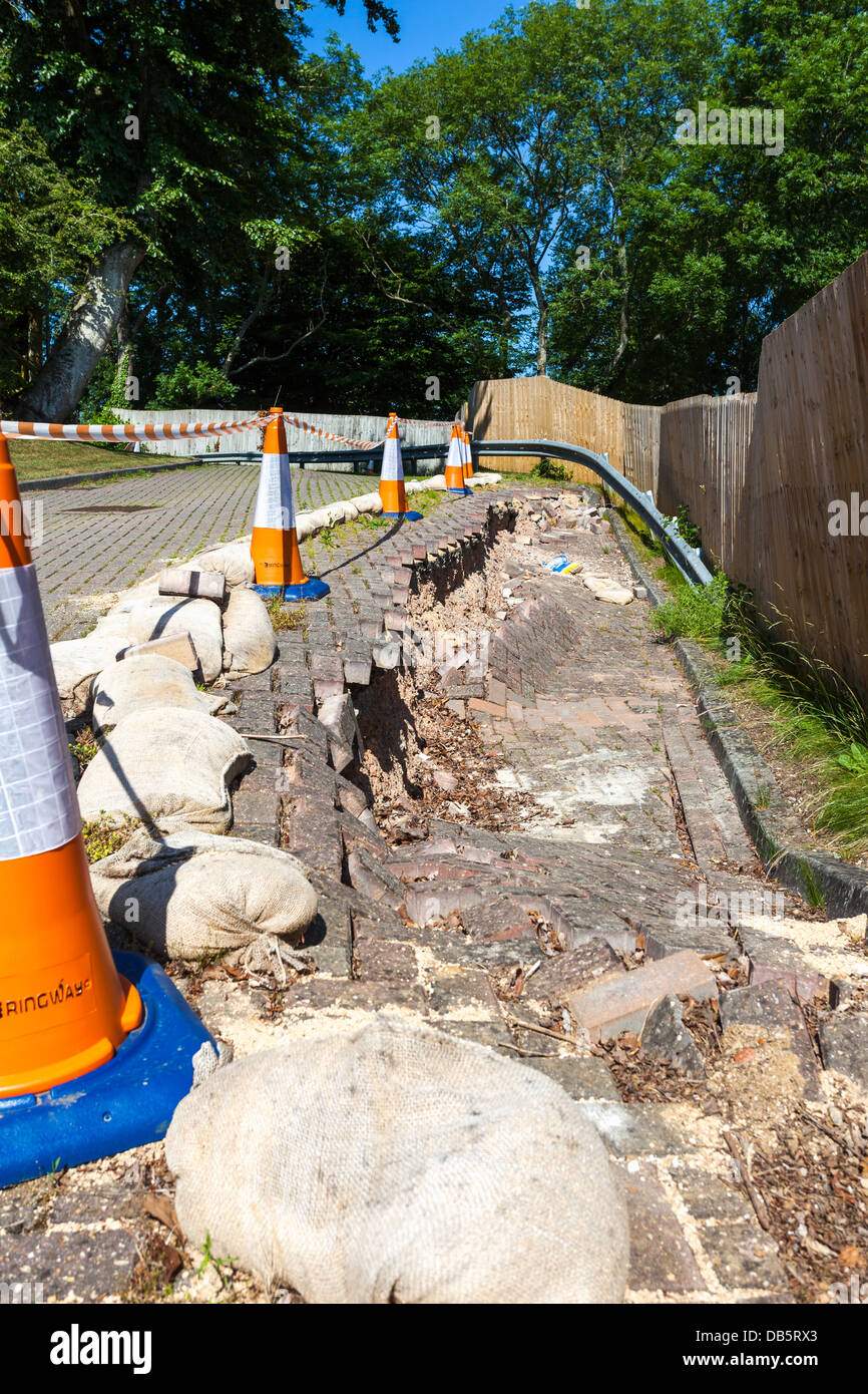 Road subsidence hi-res stock photography and images - Alamy