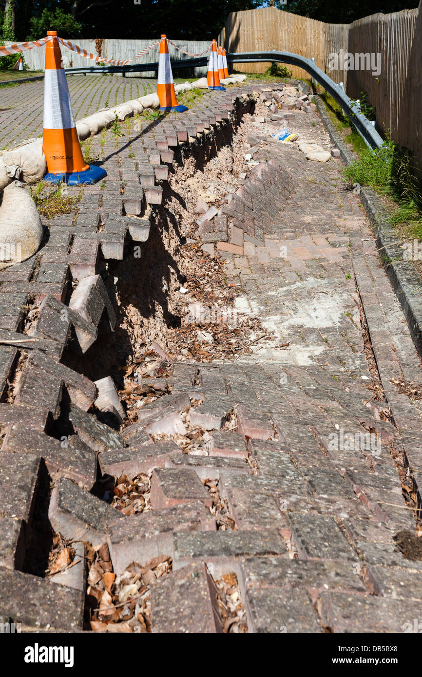 Road subsidence hi-res stock photography and images - Alamy