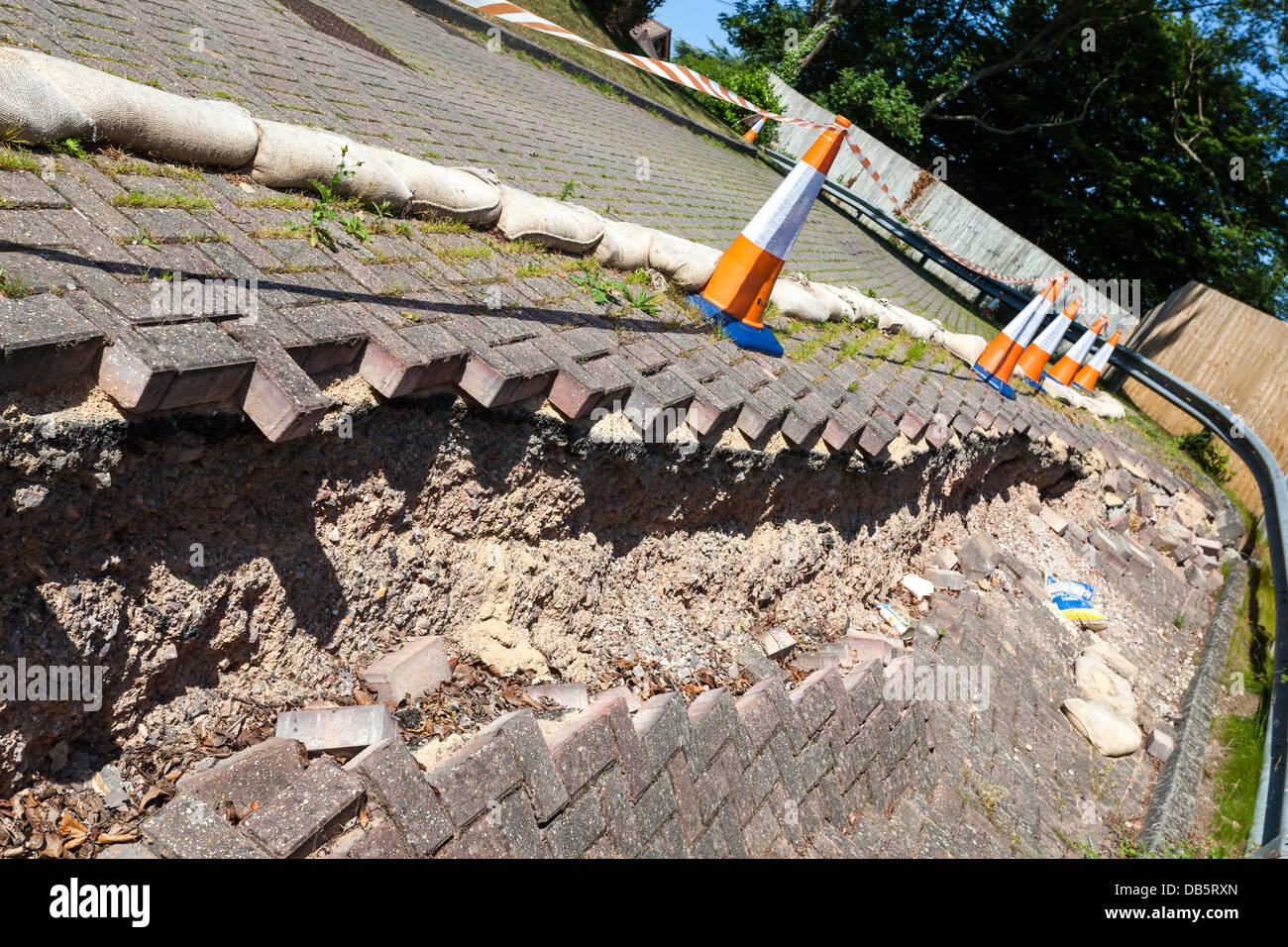Road subsidence hi-res stock photography and images - Alamy