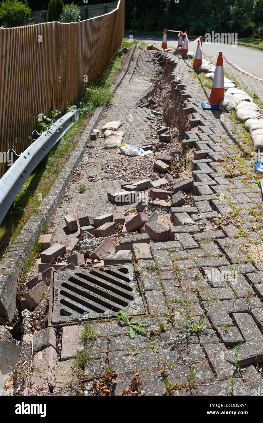 Road subsidence hi-res stock photography and images - Alamy