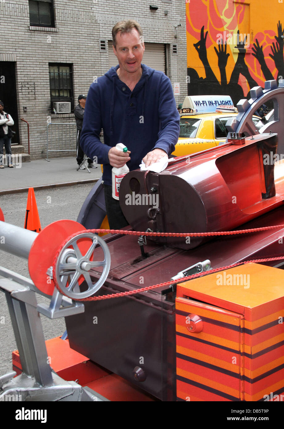 The Human Fuse, Brian Miser celebrities outside The Ed Sullivan Theater ...