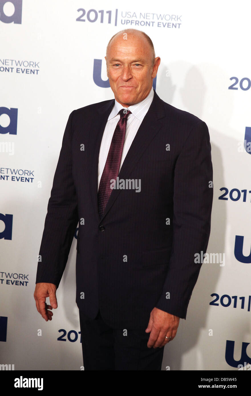 Corbin bernsen psych hi-res stock photography and images - Alamy