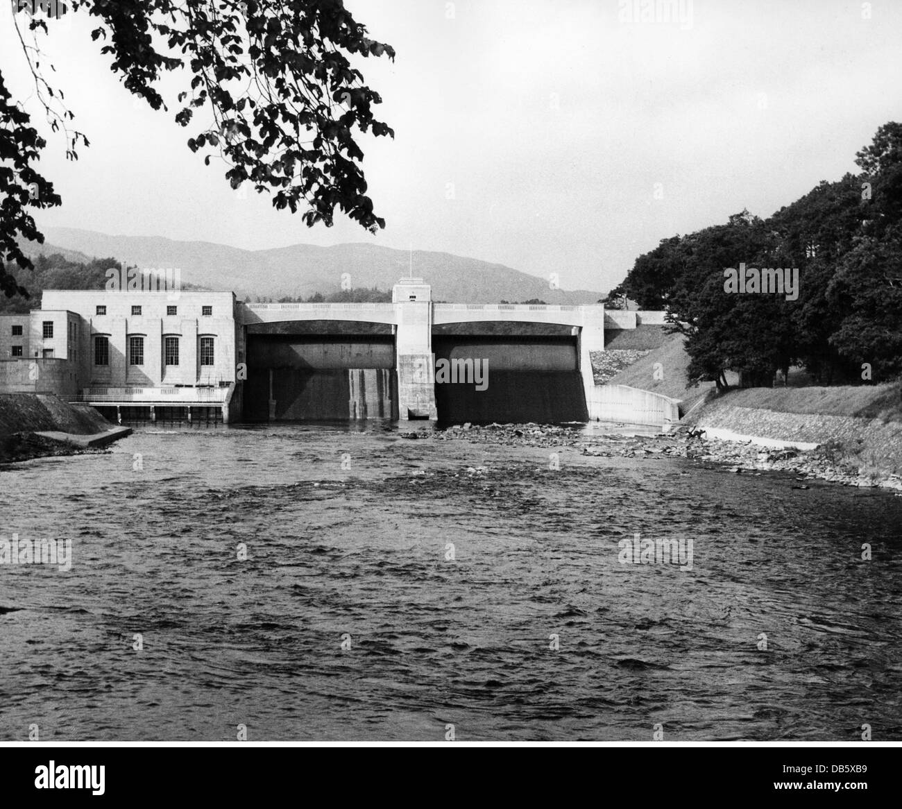 Hydro electric power station scotland hi-res stock photography and ...