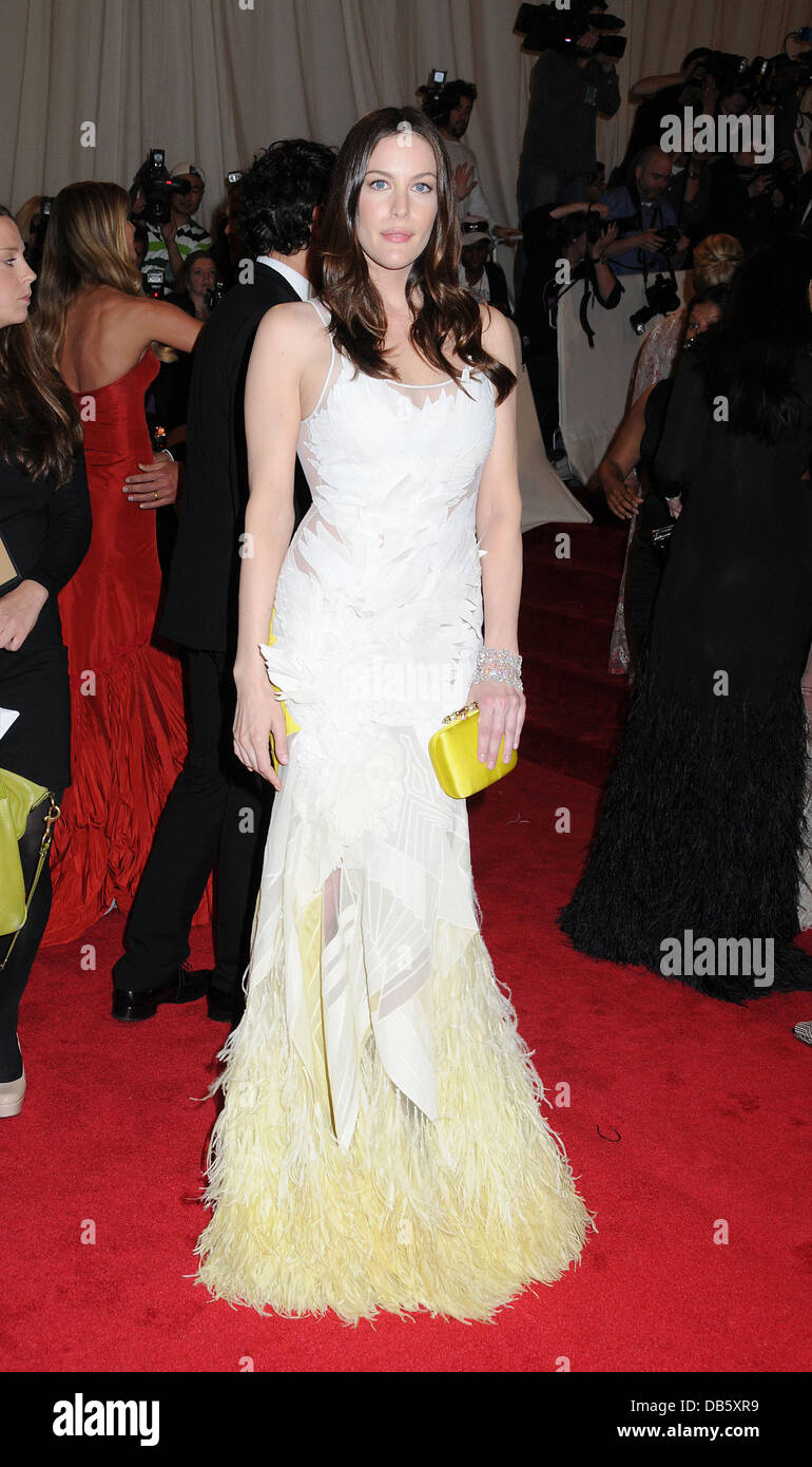 Liv Tyler Alexander McQueen: Savage Beauty' Costume Institute Gala 2011 ...