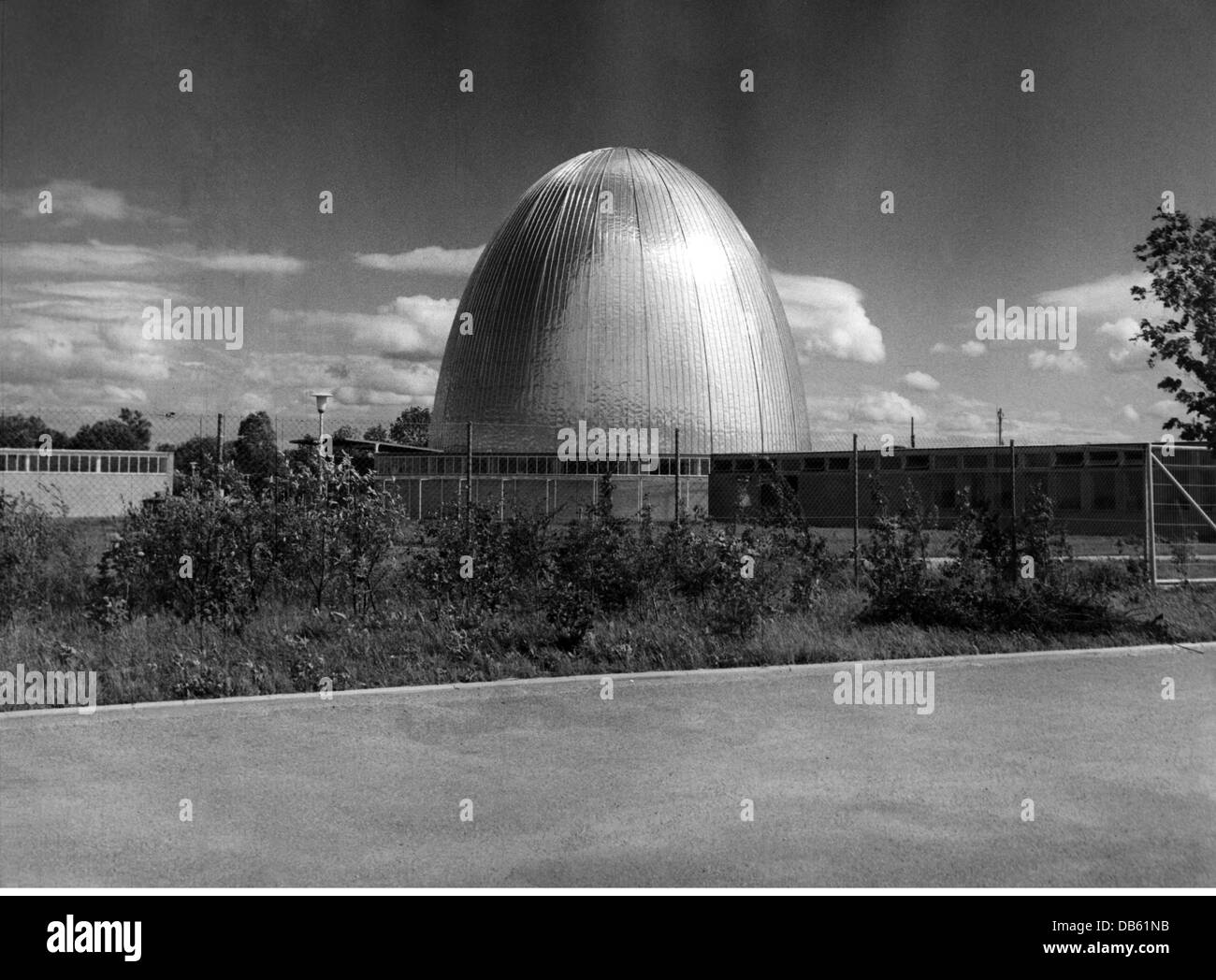 1950s nuclear hi-res stock photography and images - Alamy