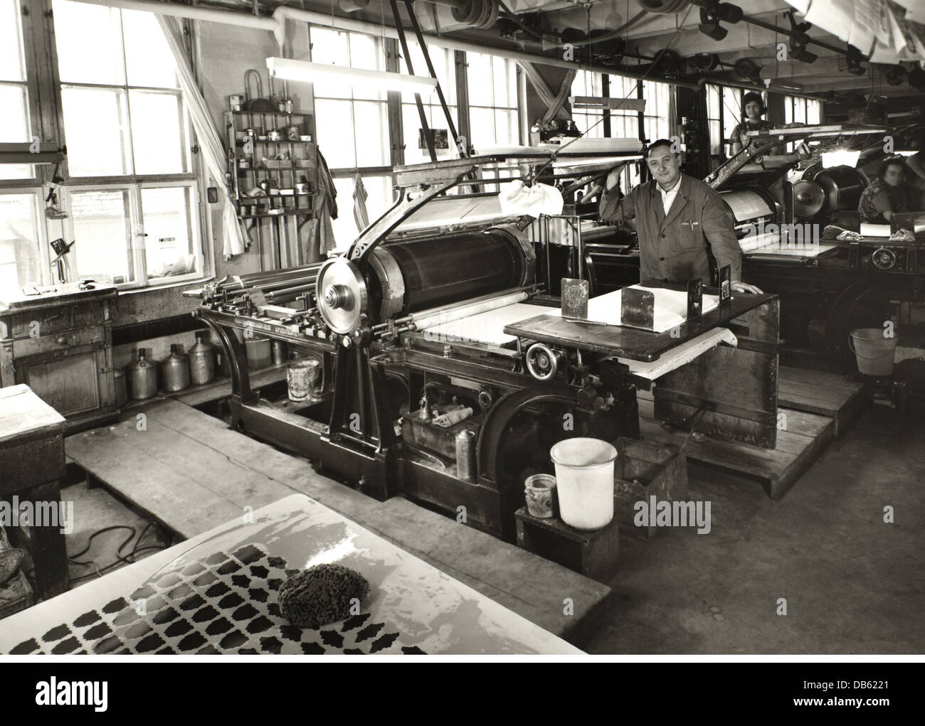 Printing press 1950s hi-res stock photography and images - Alamy