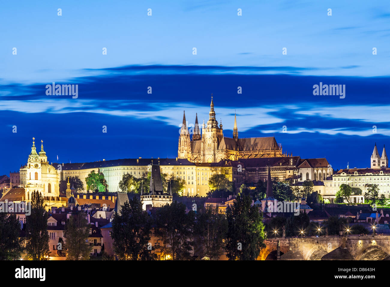 Prague castle cathedral hi-res stock photography and images - Alamy