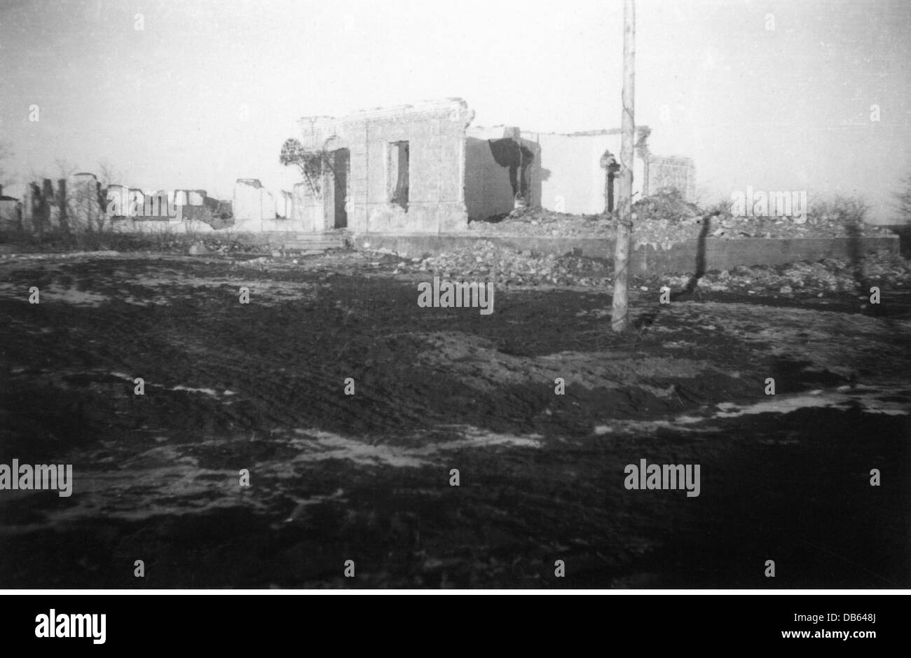 War destruction buildings hi-res stock photography and images - Alamy
