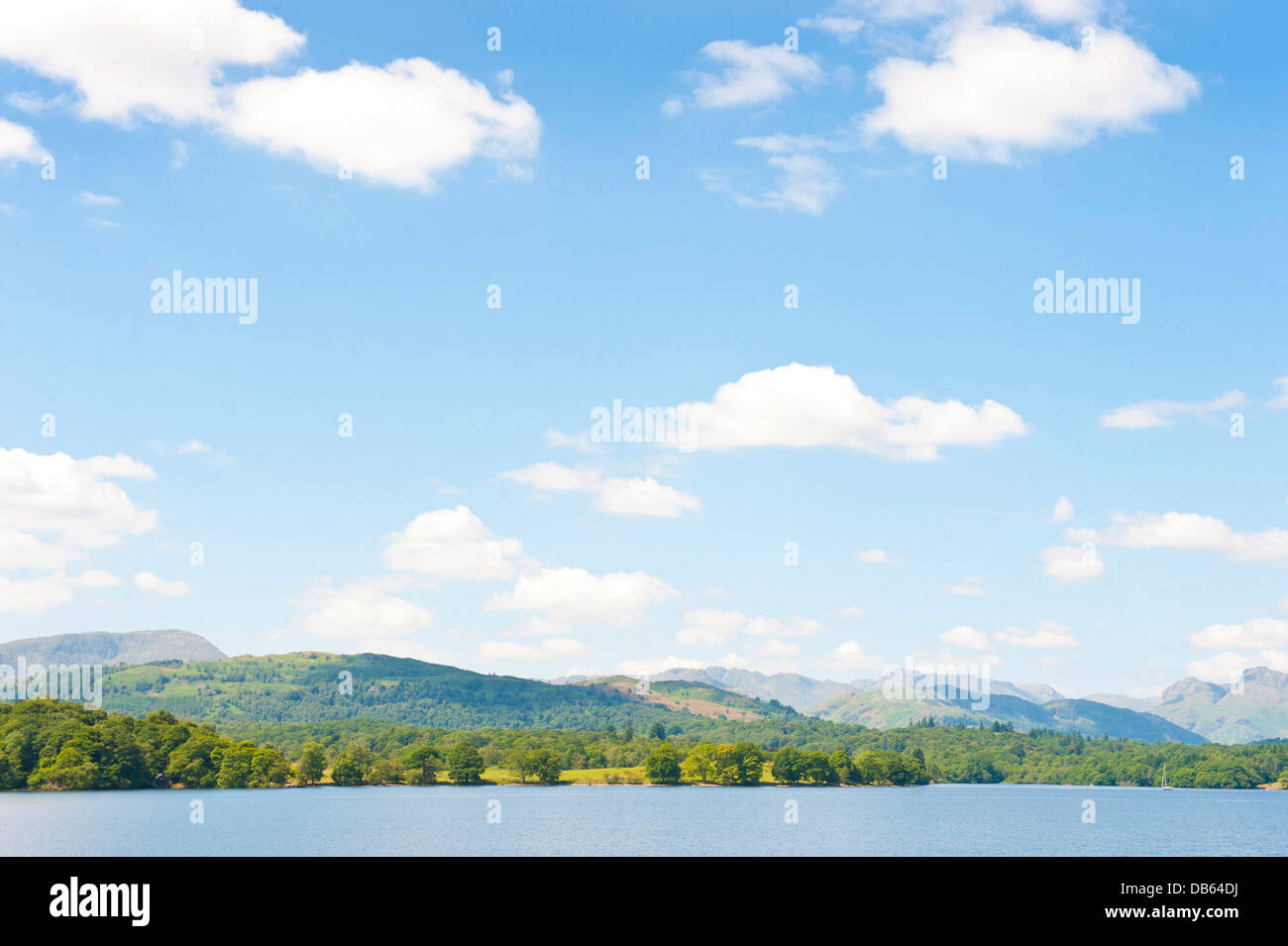 The hills and mountains surrounding Lake Windermere in the Lake ...