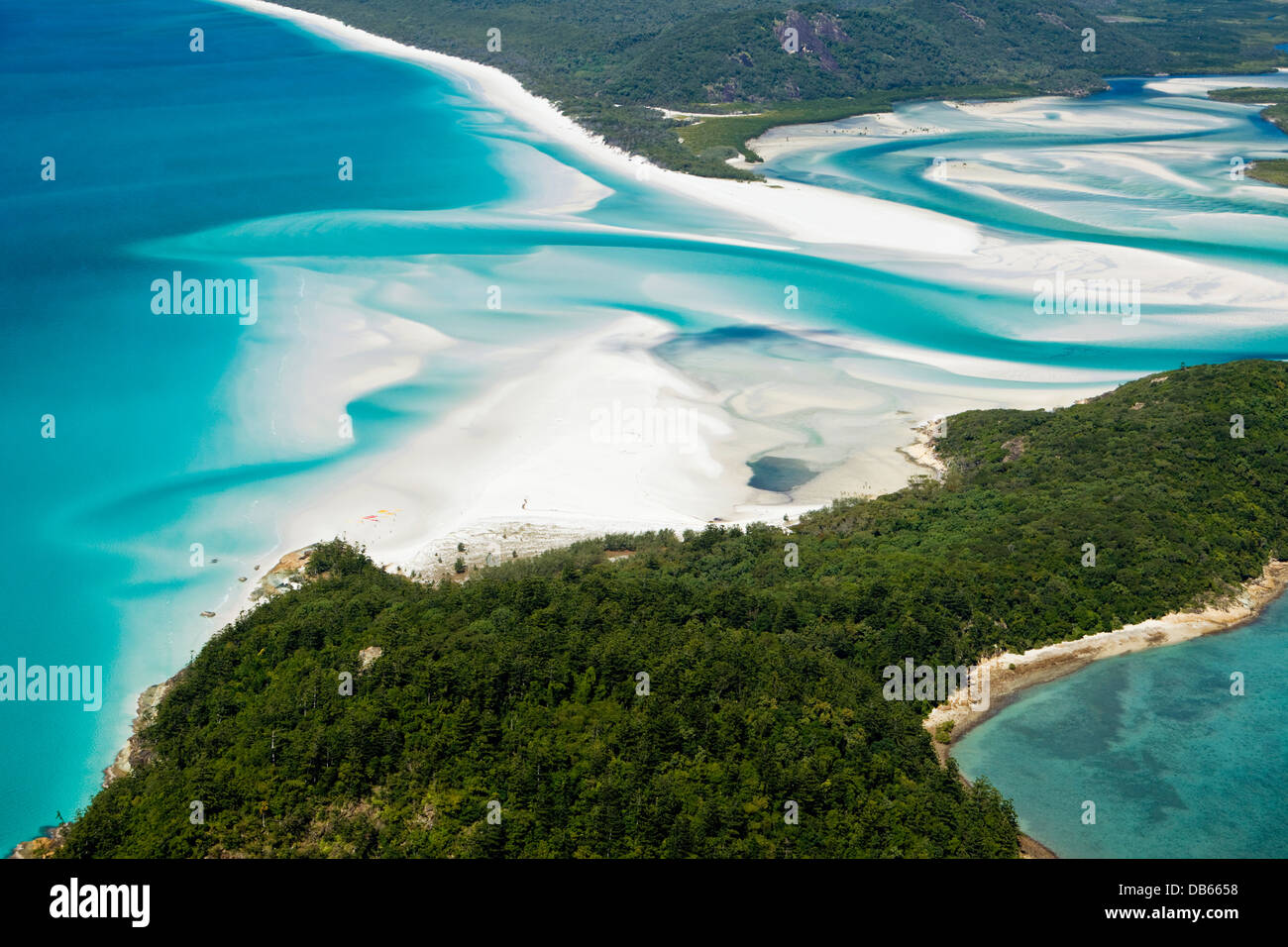 Aerial view of shifting sand banks and turquoise waters of Hill Inlet ...