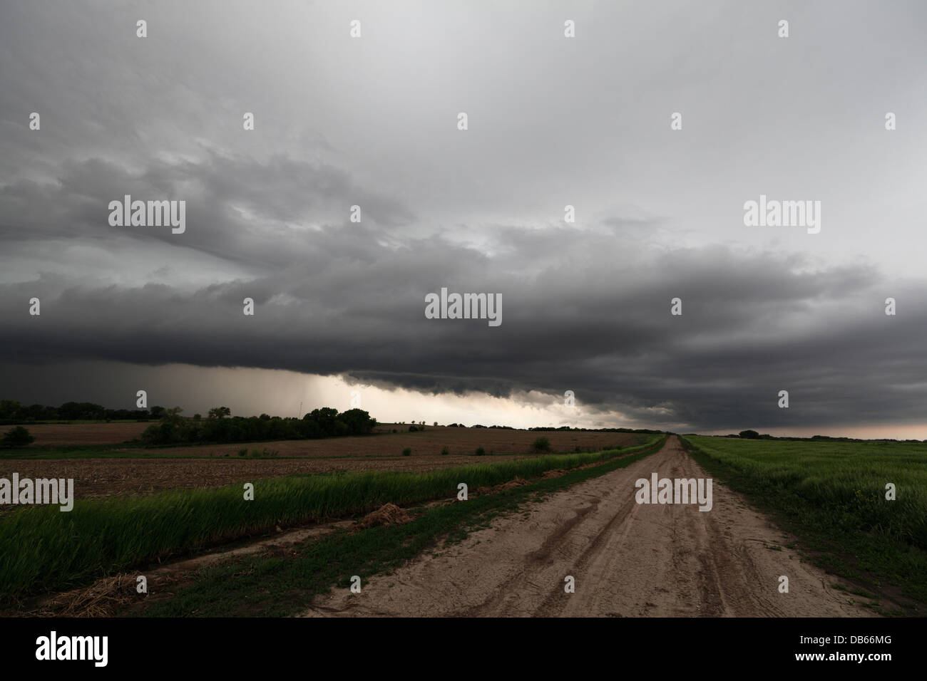 Squall line thunderstorm moves over landscape Stock Photo - Alamy