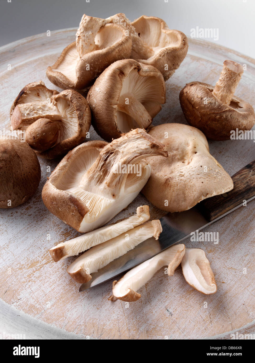 Whole shitake hi-res stock photography and images - Alamy