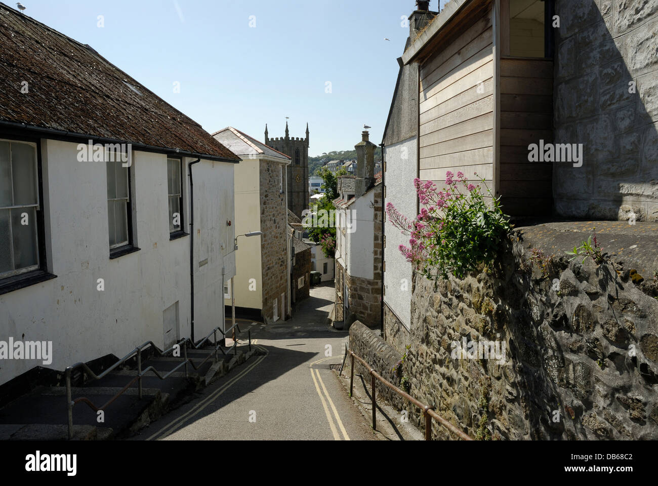 Back roads cornwall hi-res stock photography and images - Alamy