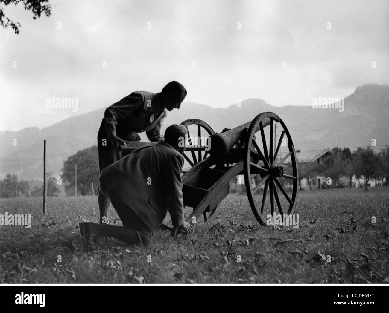 Shooting banger hi-res stock photography and images - Alamy