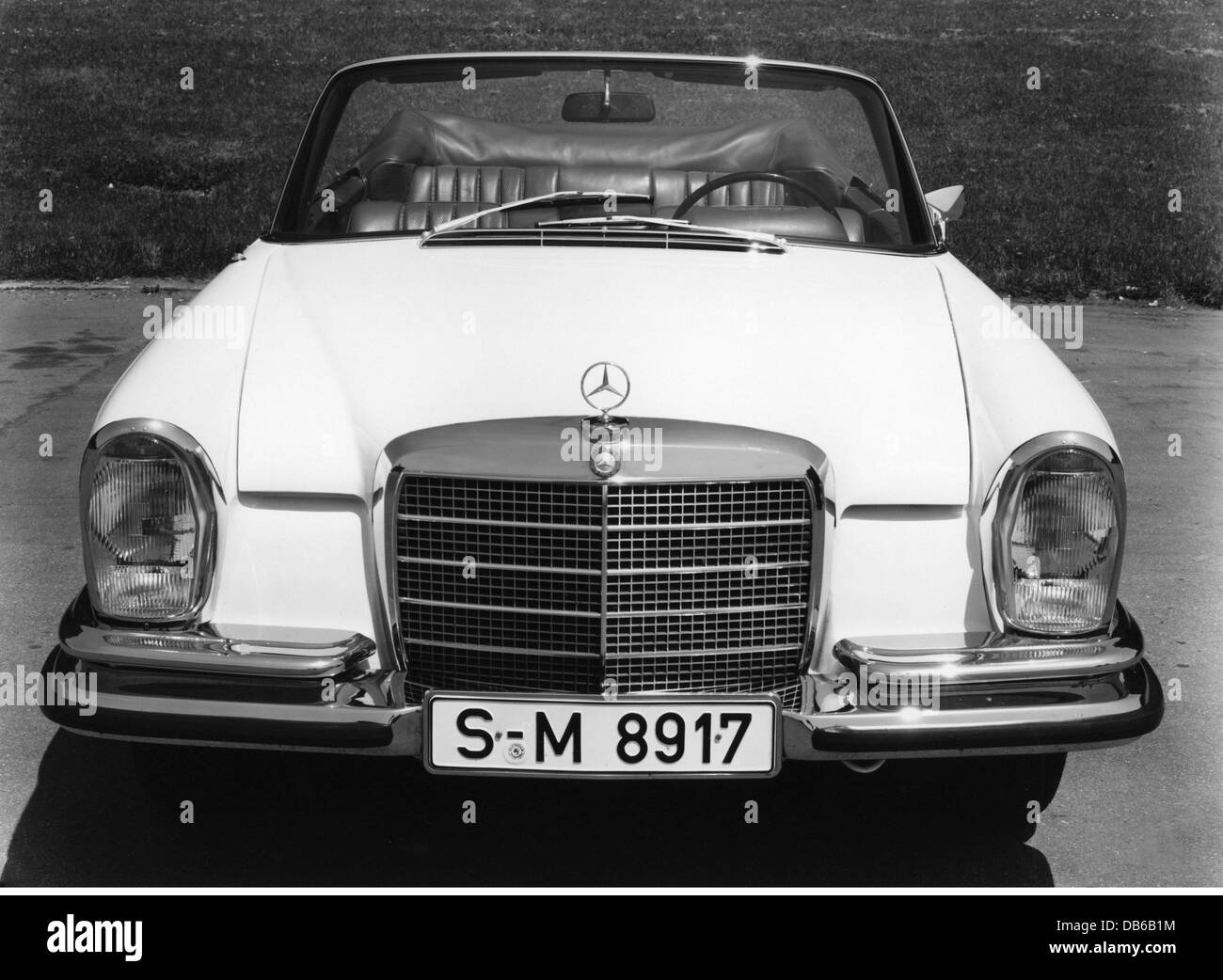 Mercedes convertible 1960s hi-res stock photography and images - Alamy