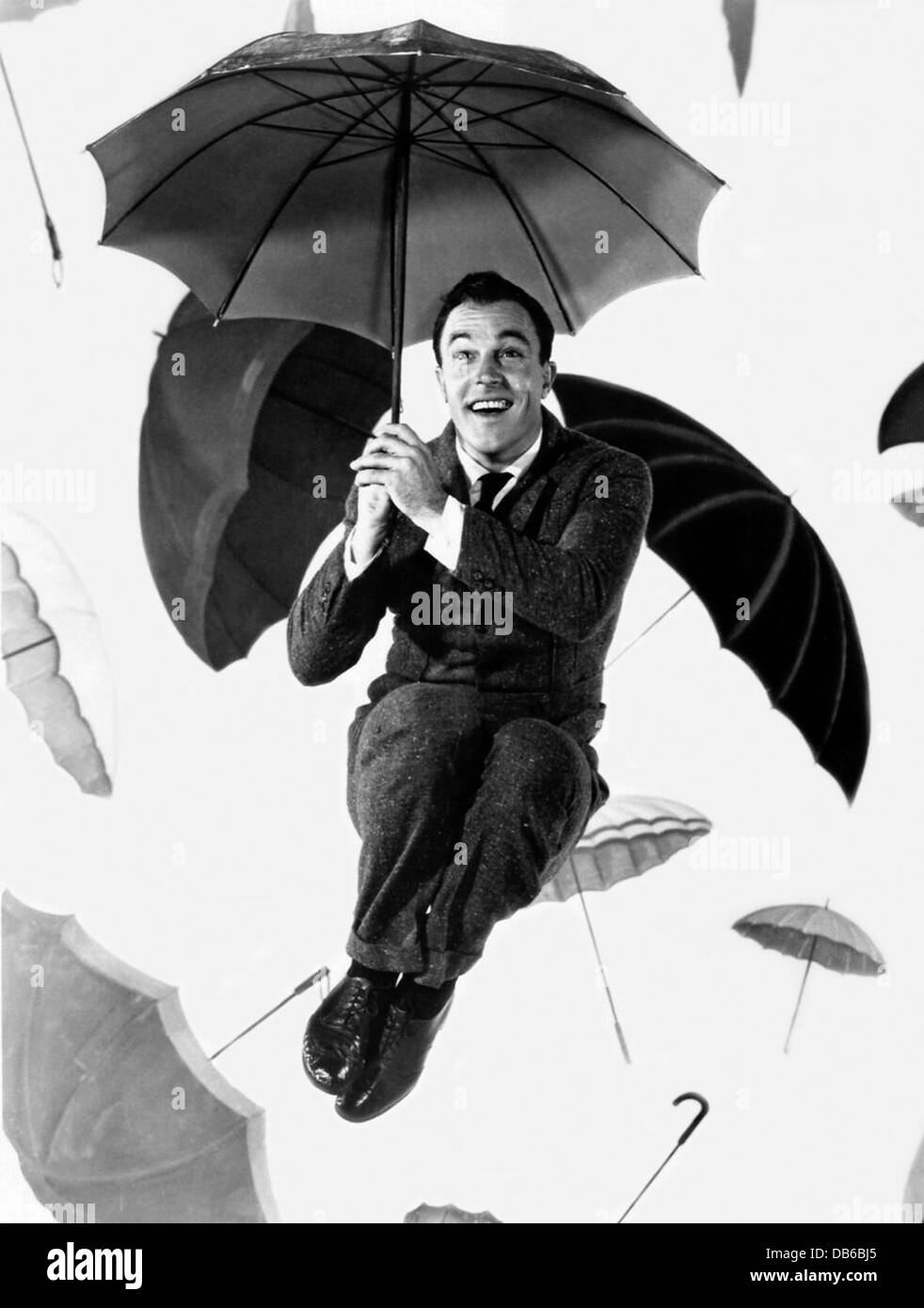 Gene kelly singing in the rain hi-res stock photography and images - Alamy