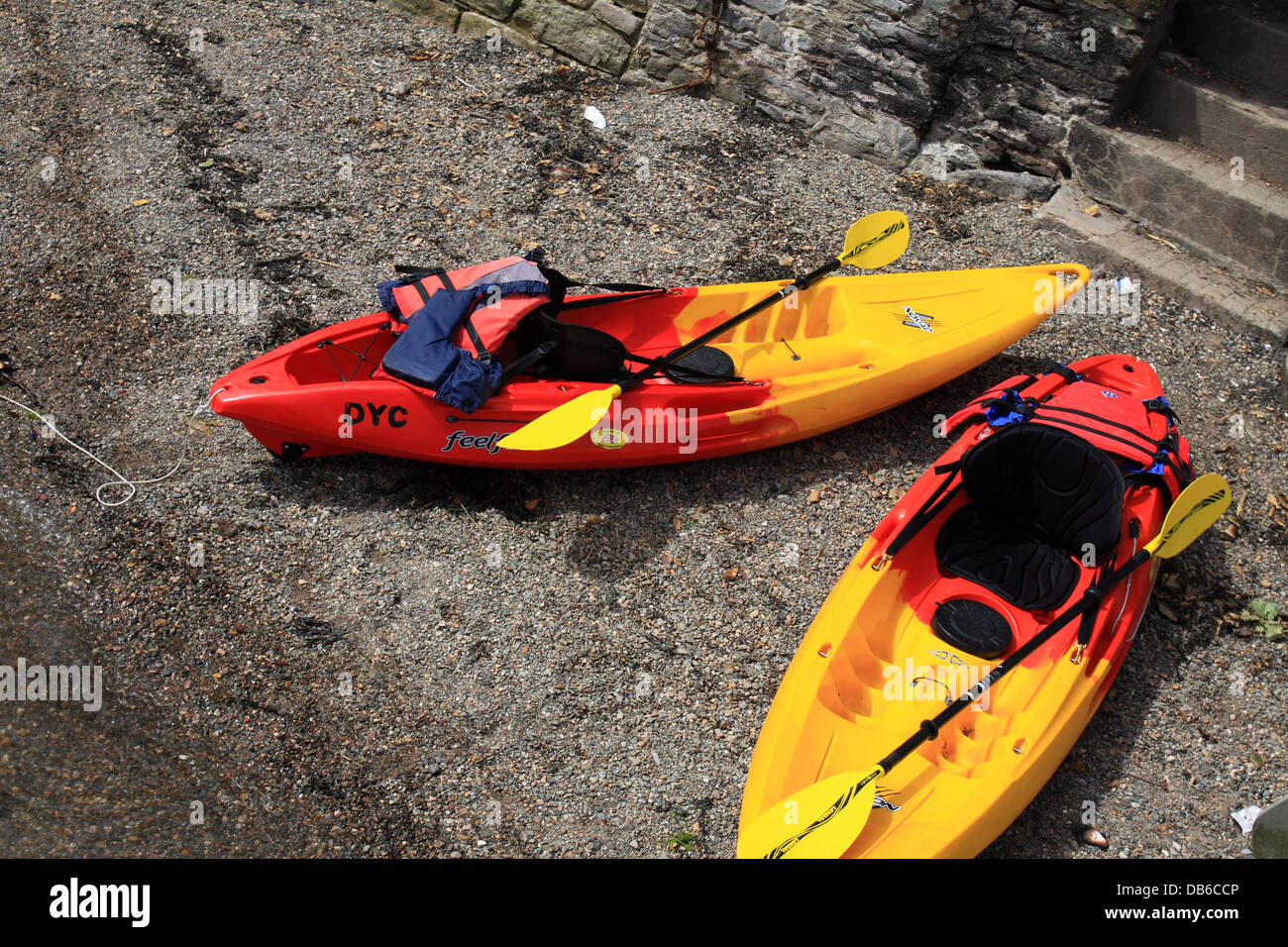 Yellow and red kayaks hi-res stock photography and images - Alamy