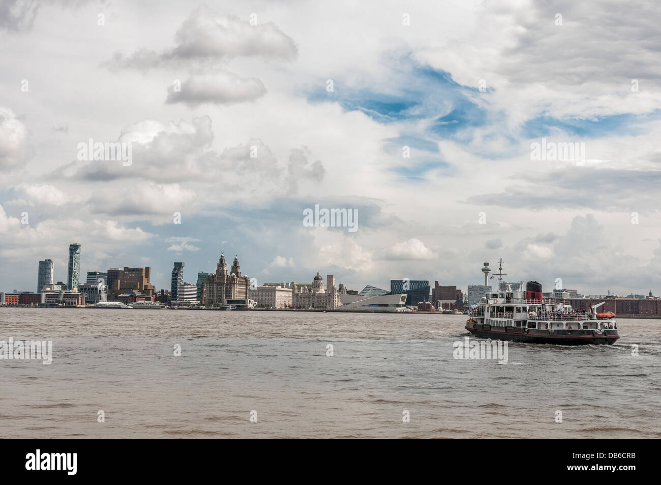 Liverpool waterfront skyline hi-res stock photography and images - Alamy