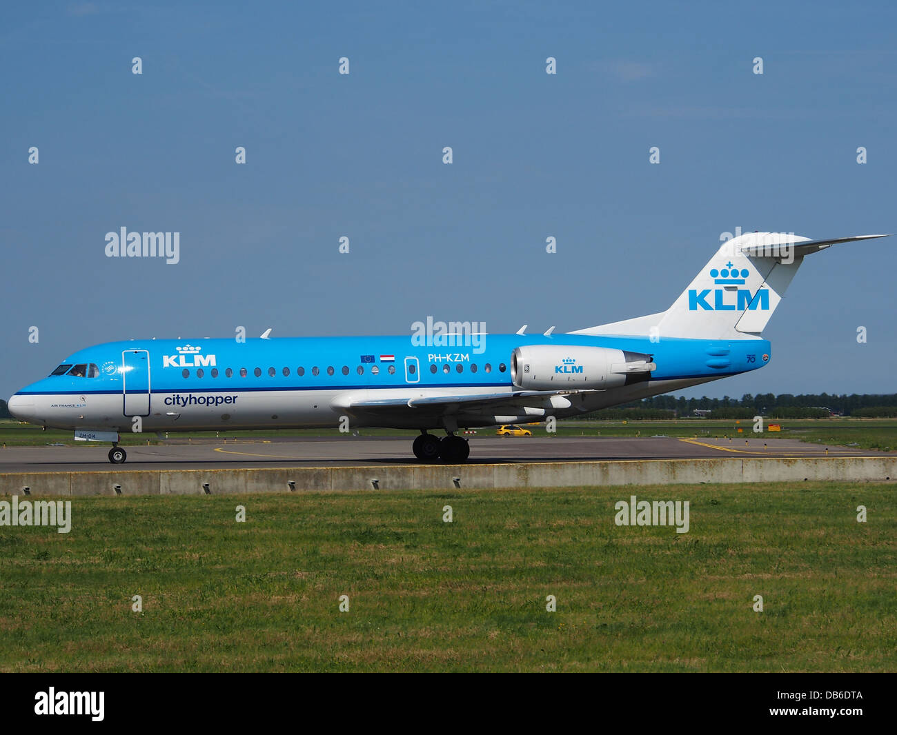 The PH-KZM Fokker F70, operated by KLM Cityhopper, is a regional ...