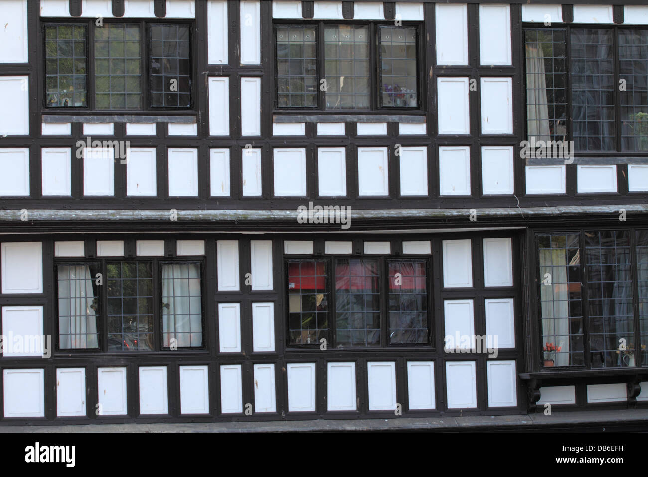 Old leaded windows hi-res stock photography and images - Alamy