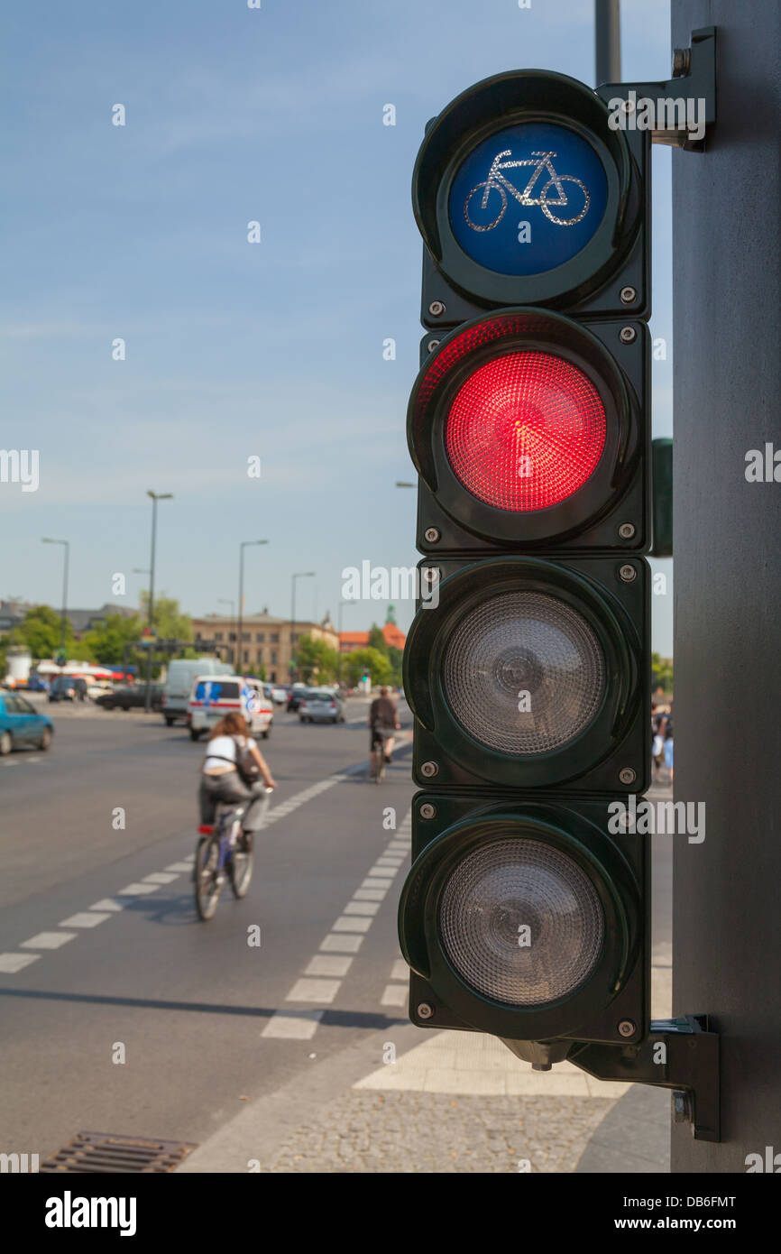 Lighted street light hi-res stock photography and images - Alamy