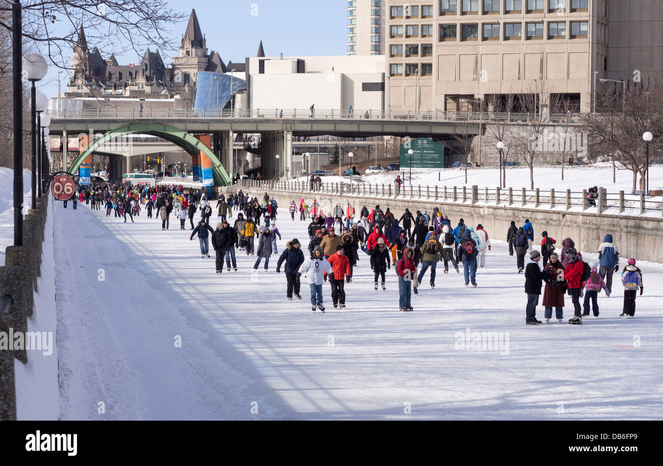 Skating rideau canal winterlude ontario ottawa hi-res stock photography ...