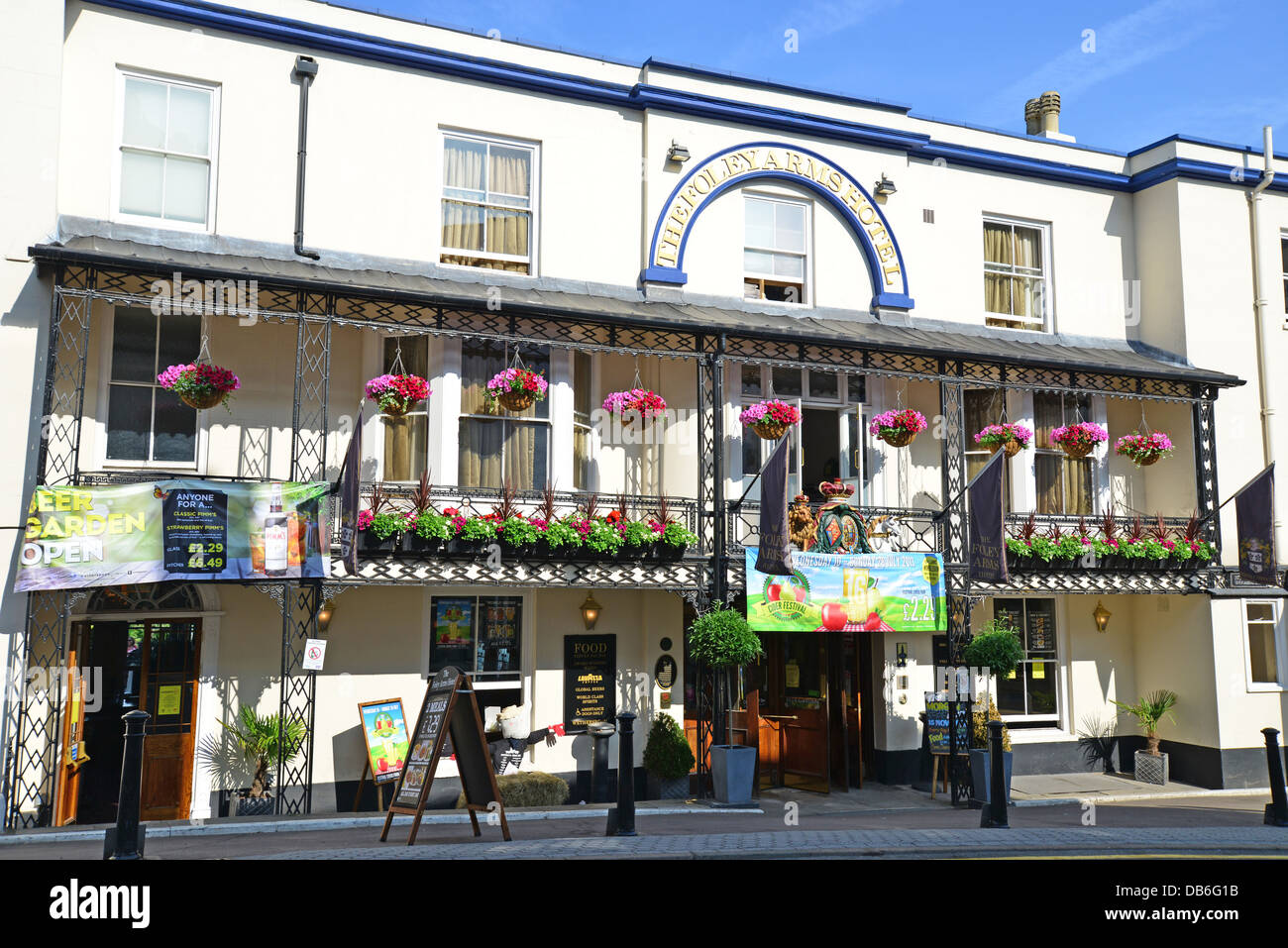 The Foley Arms Hotel (Wetherspoons) frontage, Worcester Road Stock ...