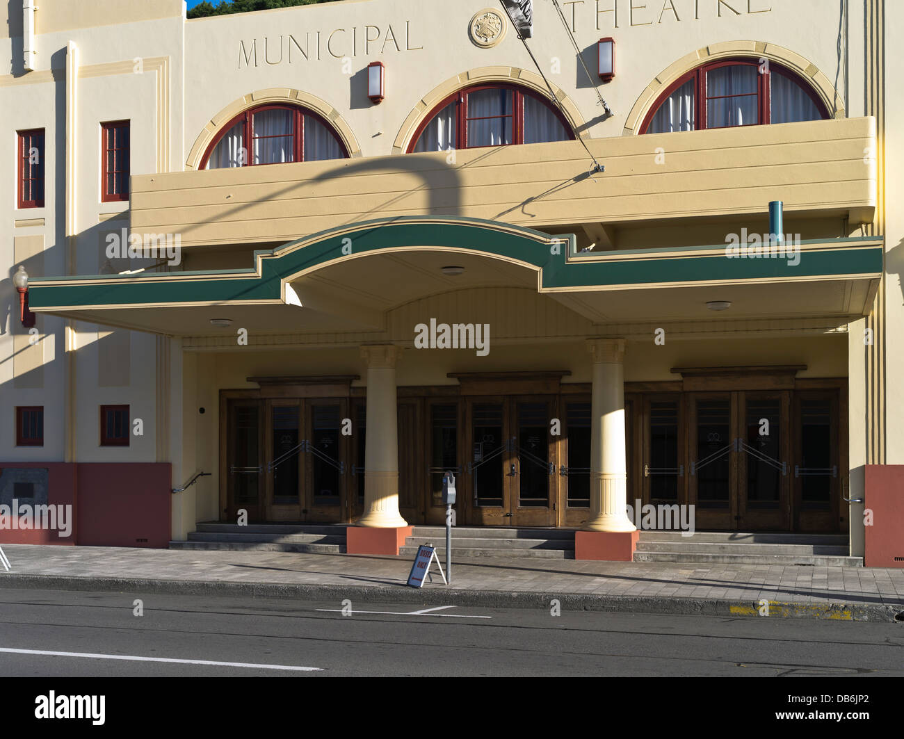 Movie theatre entrance hi-res stock photography and images - Alamy