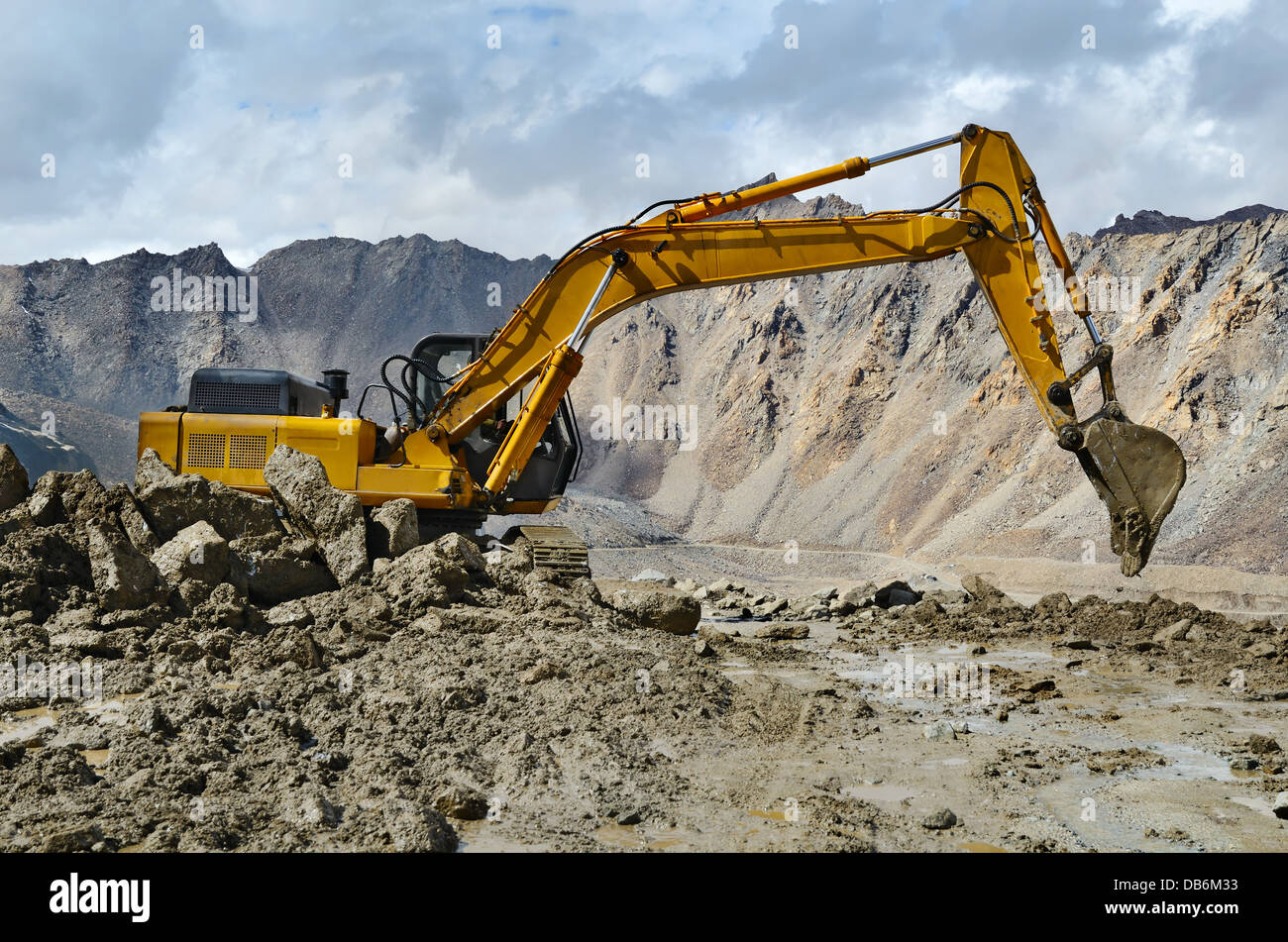 Large earth mover hi-res stock photography and images - Alamy