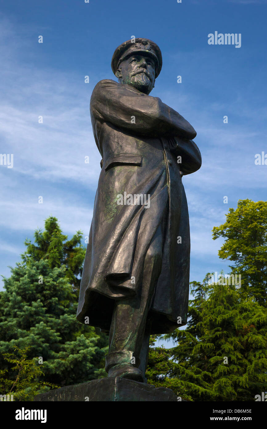 Titanic memorial statue High Resolution Stock Photography and Images ...