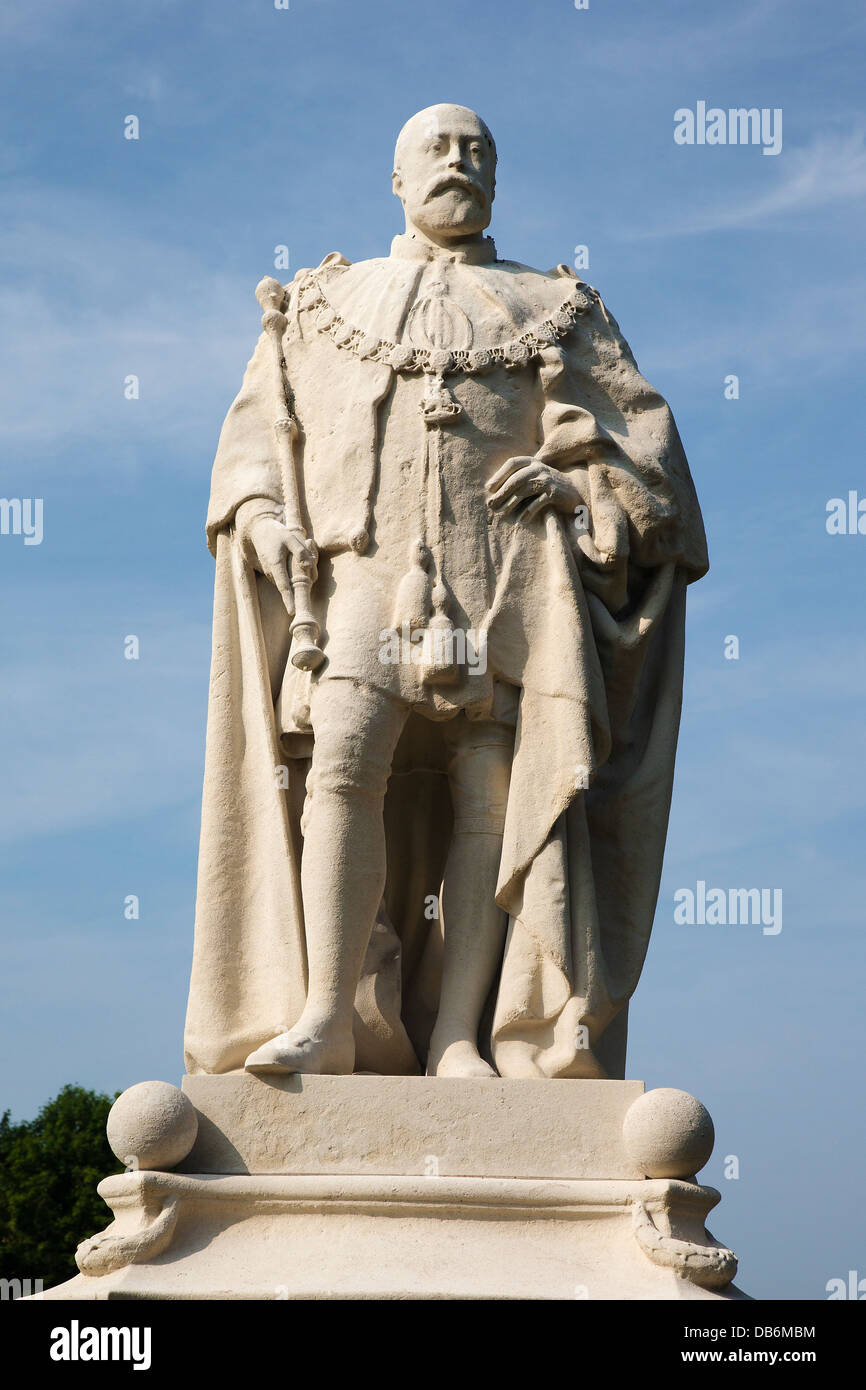 Statue of King Edward VII, Beacon Park, Lichfield, Staffordshire ...