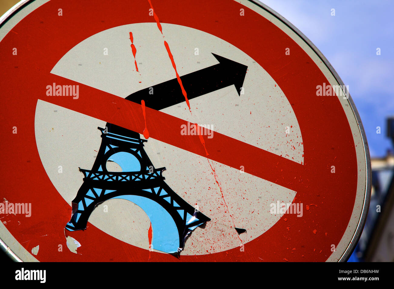 Broke eiffel tower sign Stock Photo - Alamy